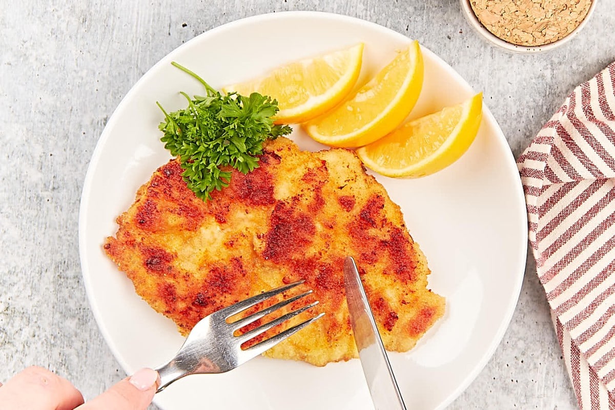 Easy German Chicken Schnitzel (Hühnerschnitzel) - Cheerful Cook