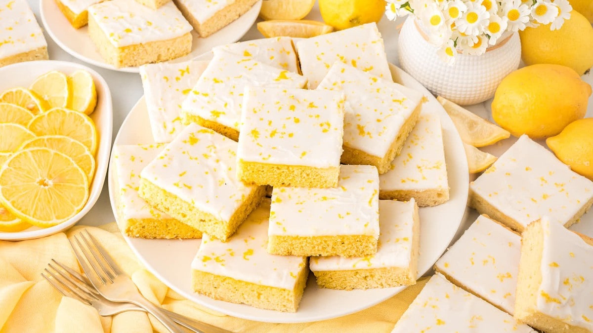 Glazed German Lemon Sheet Cake (Zitronenkuchen)