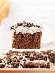 Easy Oreo Sheet Cake The Whole Family Will Love