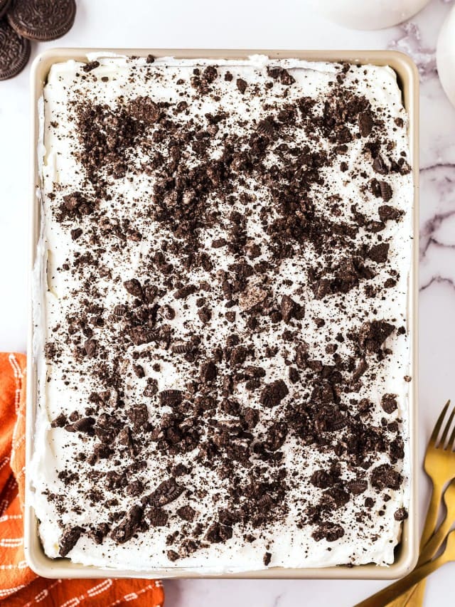 Easy Oreo Sheet Cake The Whole Family Will Love