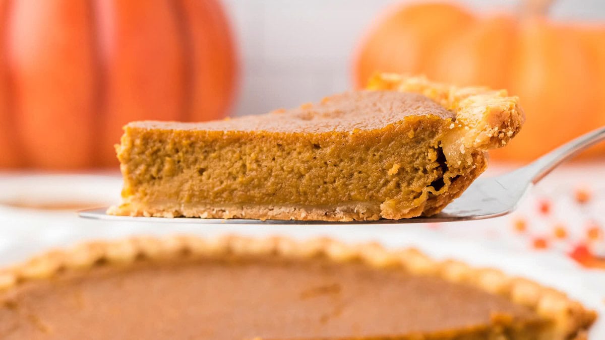 Easy Homemade Pumpkin Pie Made With Canned Pumpkin