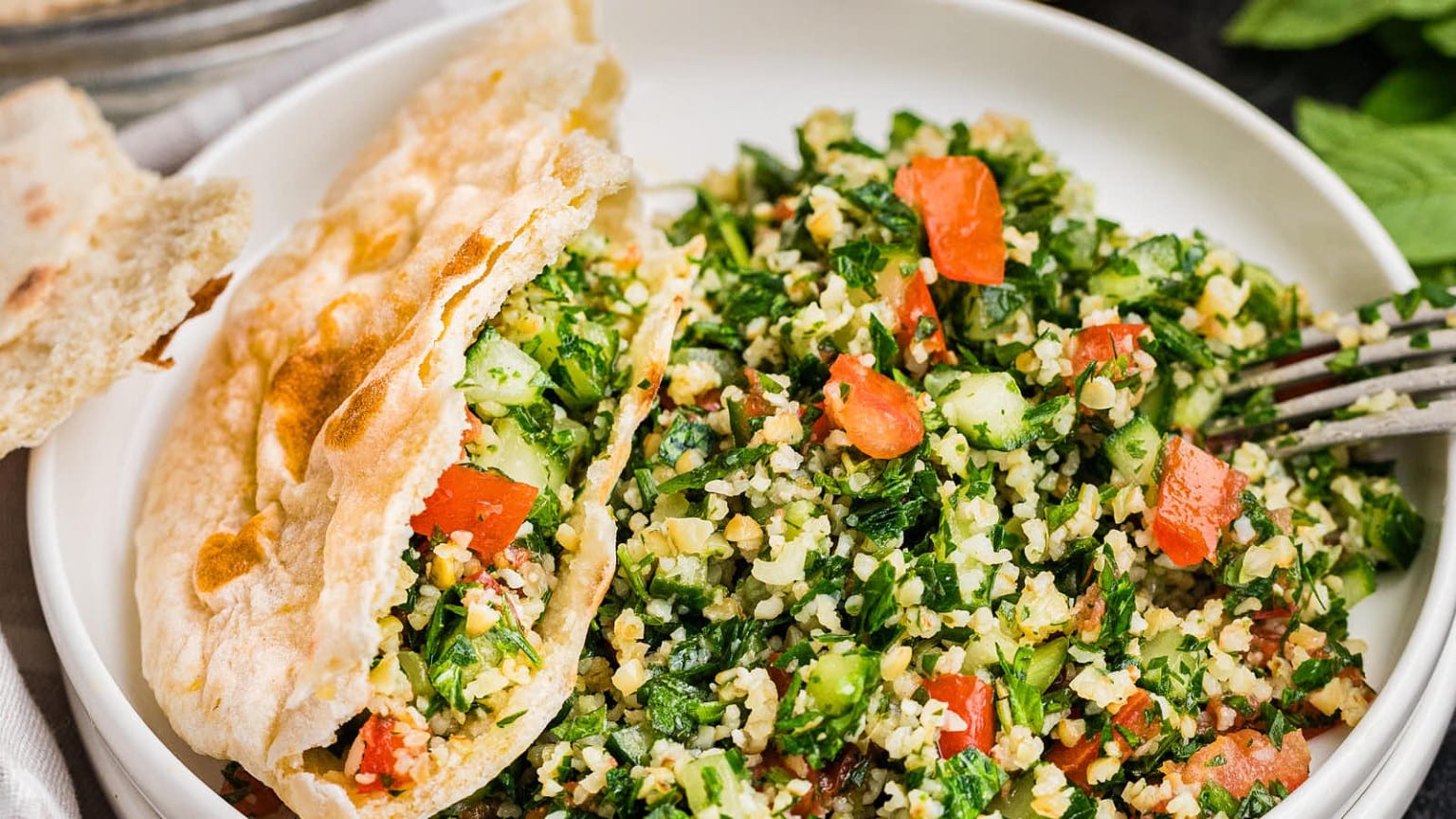 Easy Tabouli Salad (Tabbouleh Salad)