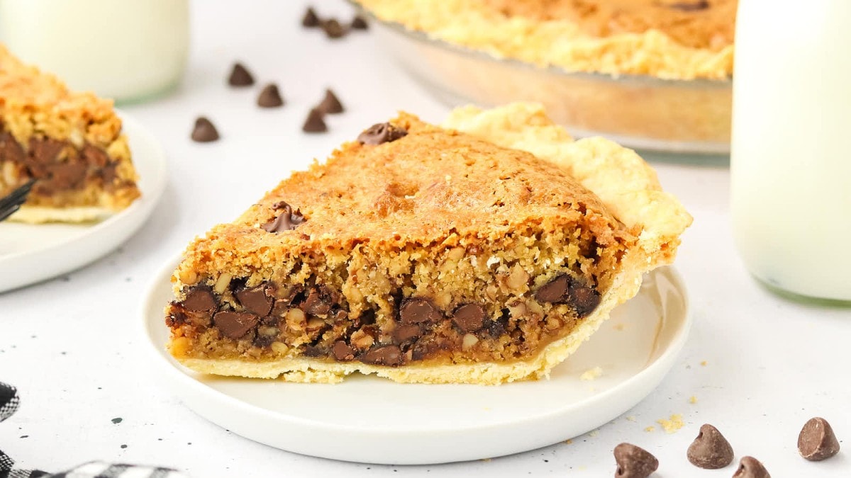 Easy Cookie Pie Recipe With Chocolate Chips and Pecans